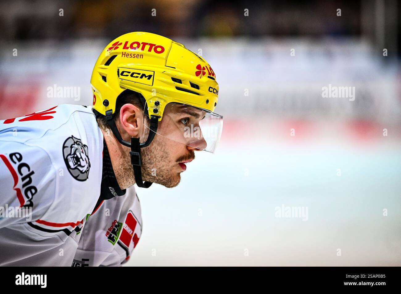 Kevin Maginot (Loewen Frankfurt, #6), GER, Iserlohn Roosters vs. Loewen ...