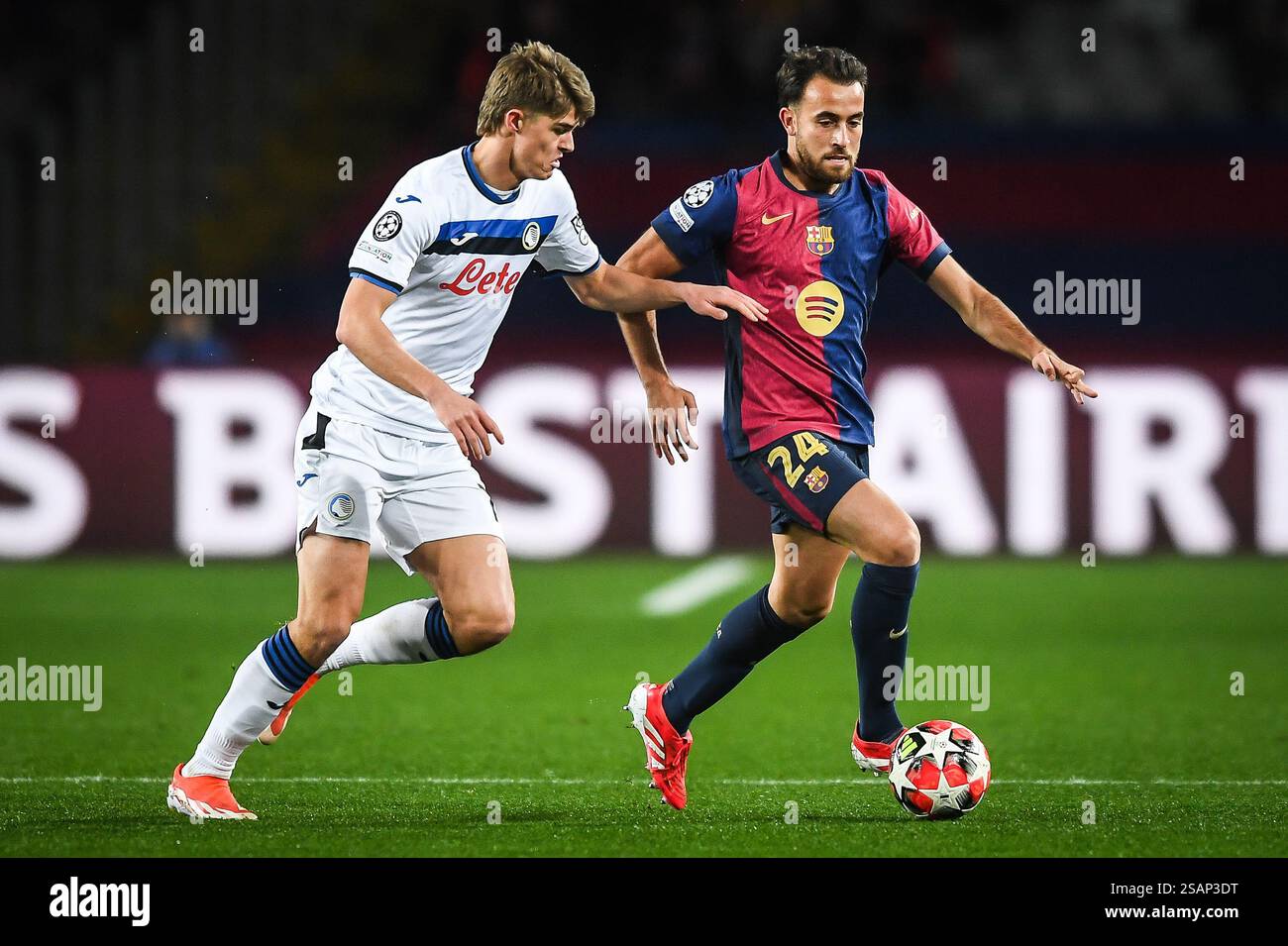 Charles DE KETELAERE of Atalanta and Eric GARCIA of Barcelona during the UEFA Champions League ...