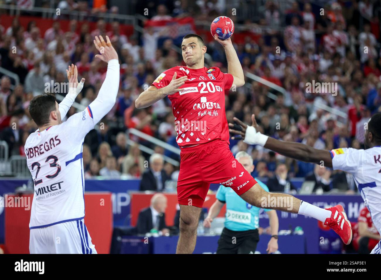 Zagreb, Croatia. 30th Jan, 2025. Mateo Maras of Croatia shoots during the 2025 IHF Men's ...