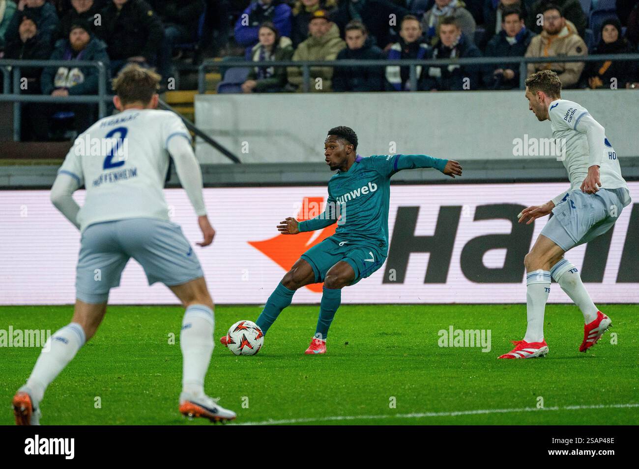 Flanke von Francis Amuzu (RSC Anderlecht, #07) RSC Anderlecht vs. TSG ...