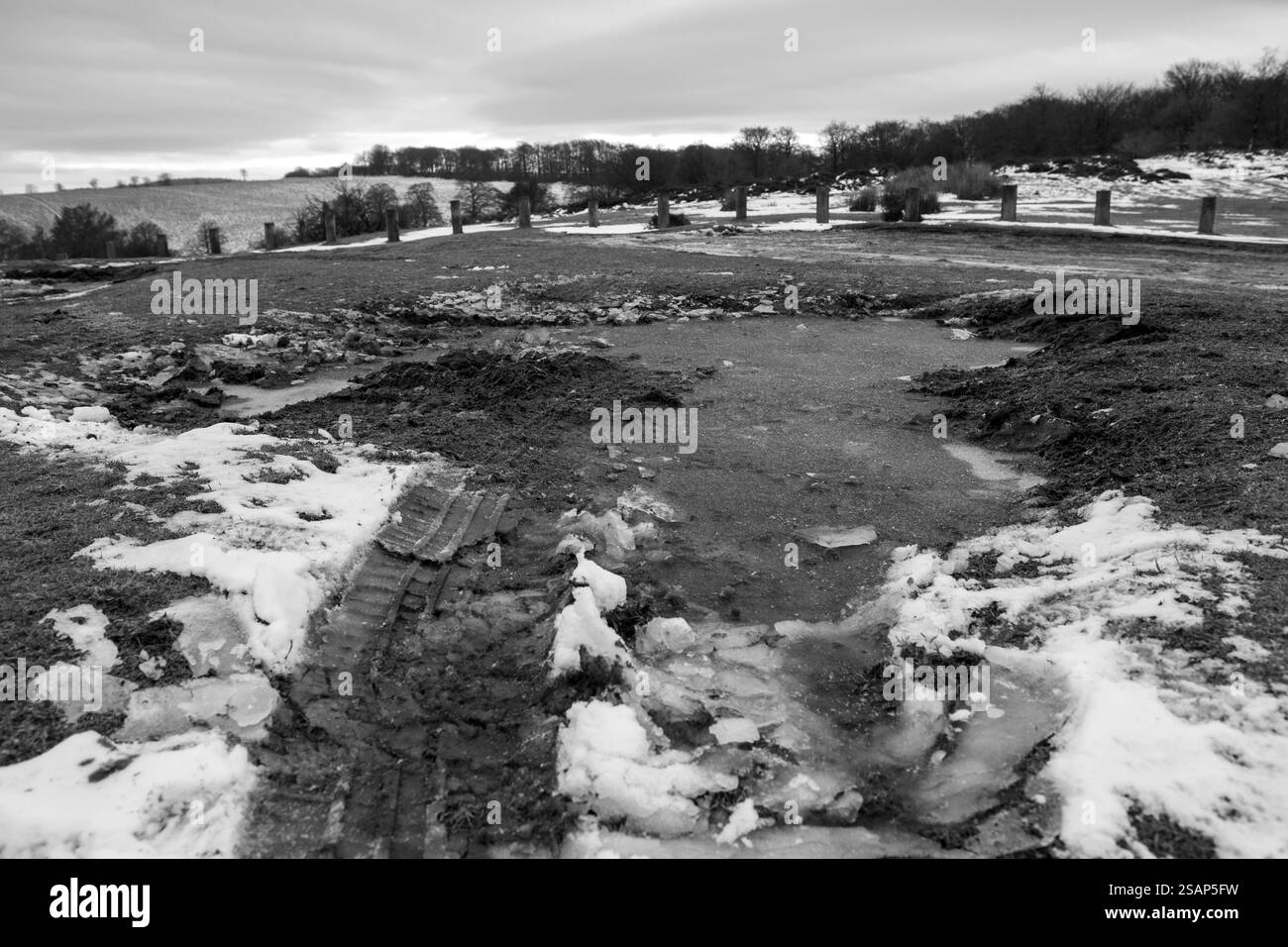 Snow in uk Black and White Stock Photos & Images - Alamy