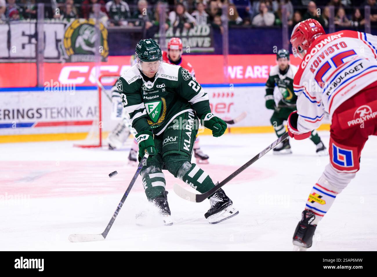 Karlstad, Sverige. 30th Jan, 2025. 250130 Färjestads Oliver Eklind under ishockeymatchen i SHL ...