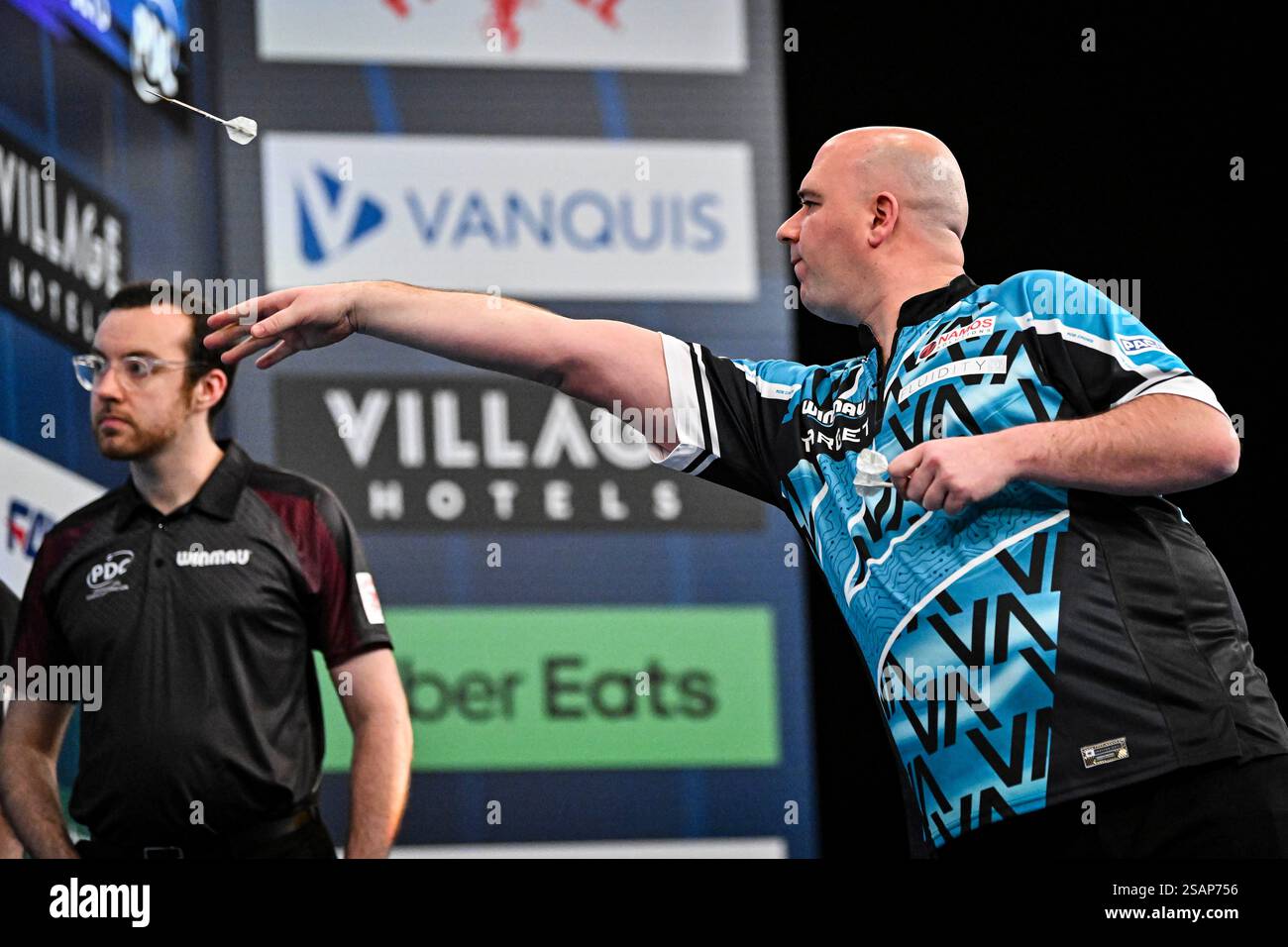 Arena MK, Milton Keynes, UK. 30th Jan, 2025. 2025 PDC Winmau Darts Masters Day 1; Rob Cross in ...