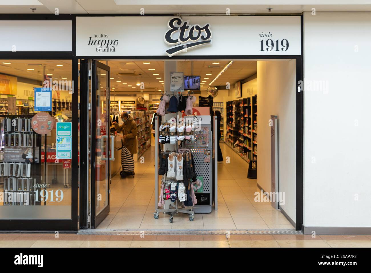 Etos Online Shop Cheetos Paprika Flavour Corn Snacks 130g Food Plus