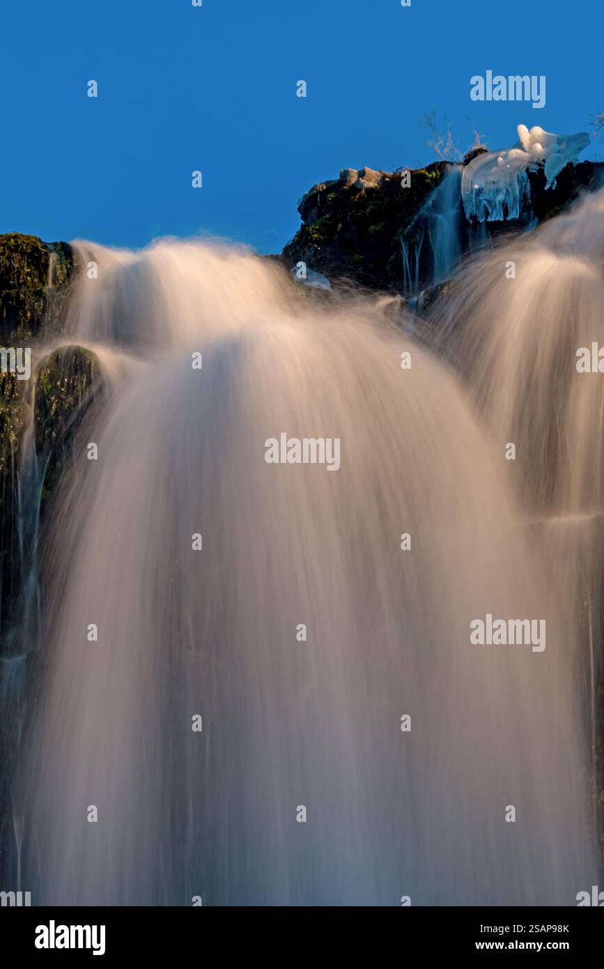 Crest of the falls hi-res stock photography and images - Alamy