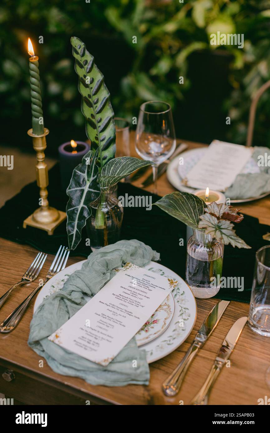 Handcrafted table settings hi-res stock photography and images - Alamy