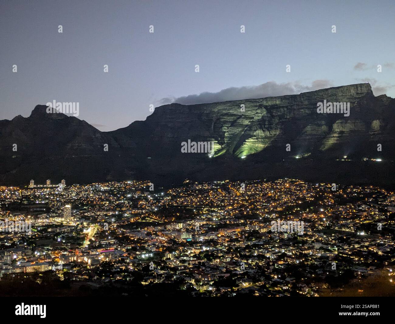 Cape town table mountain night hi-res stock photography and images - Alamy