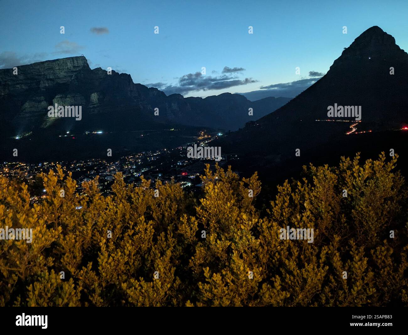 Table mountain and lions head hi-res stock photography and images - Alamy