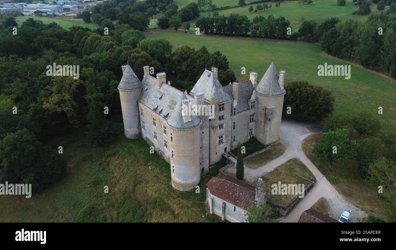 Chateau de montal hi-res stock photography and images - Alamy