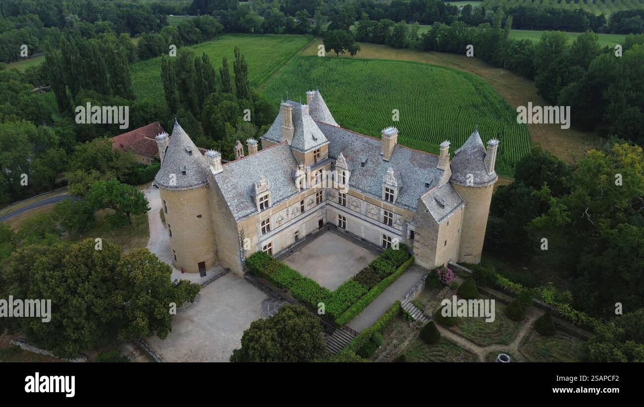 Montal castle hi-res stock photography and images - Alamy