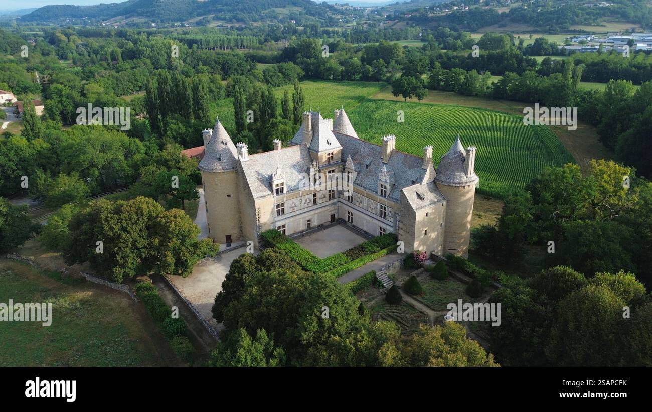 Montal castle hi-res stock photography and images - Alamy