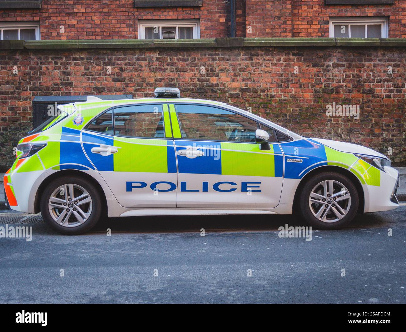 Manchester police car/van responding to inner city crime Stock Photo ...