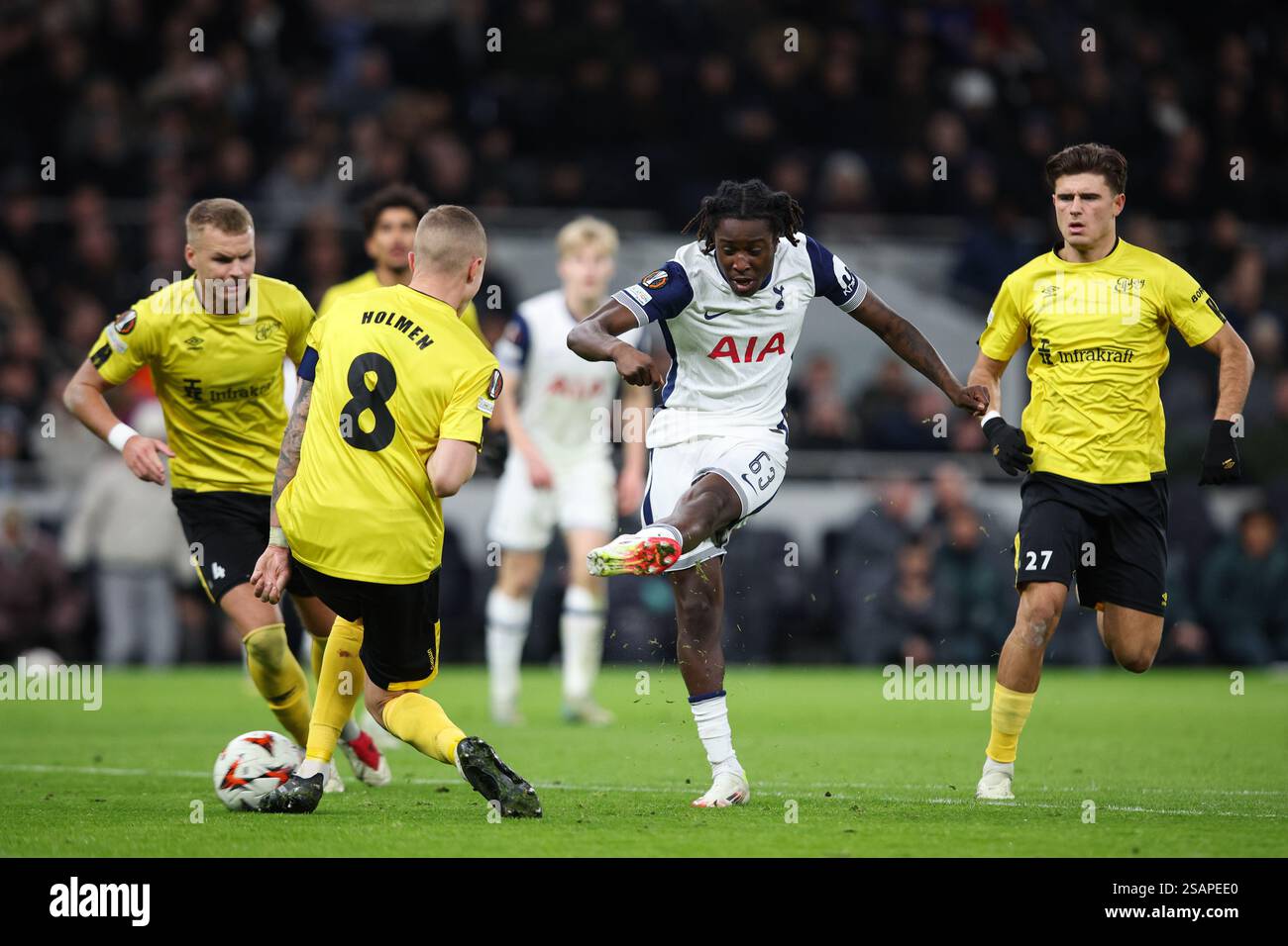 LONDON, UK - 30th Jan 2025: Damola Ajayi of Tottenham Hotspur scores ...