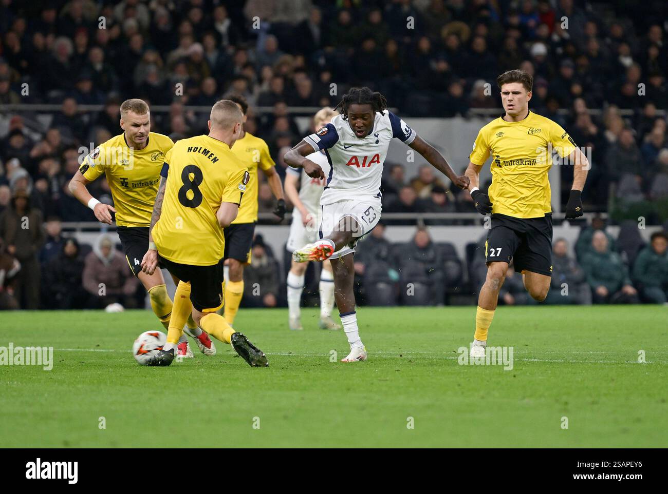 London, UK. 30th Jan, 2025. GOAL Damola Ajayi of Tottenham Hotspur ...