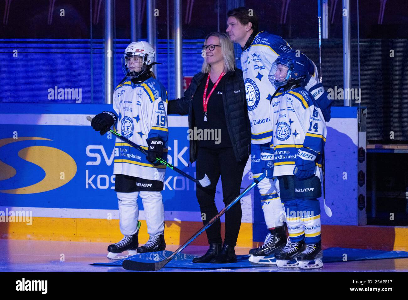 Leksand, Sverige. 30th Jan, 2025. 250130 Matchens knatte inför ishockeymatchen i SHL mellan ...