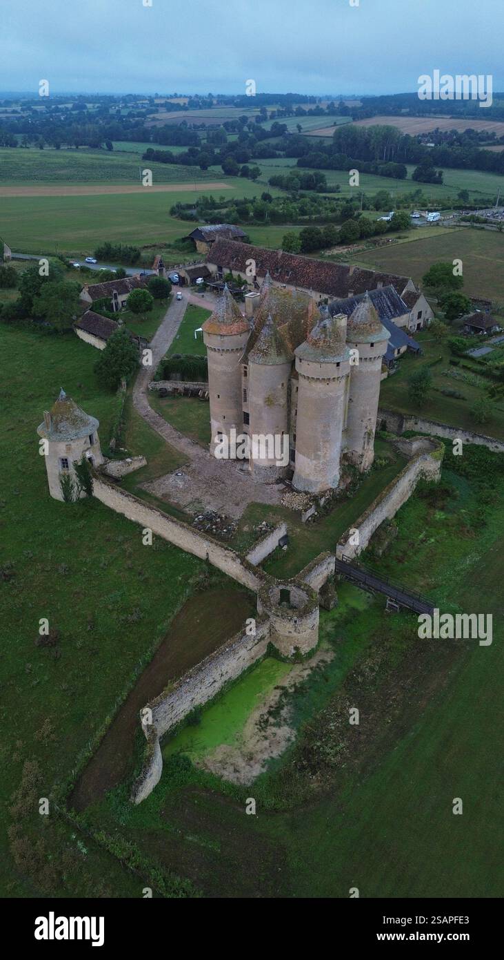 Sarzay castle hi-res stock photography and images - Alamy