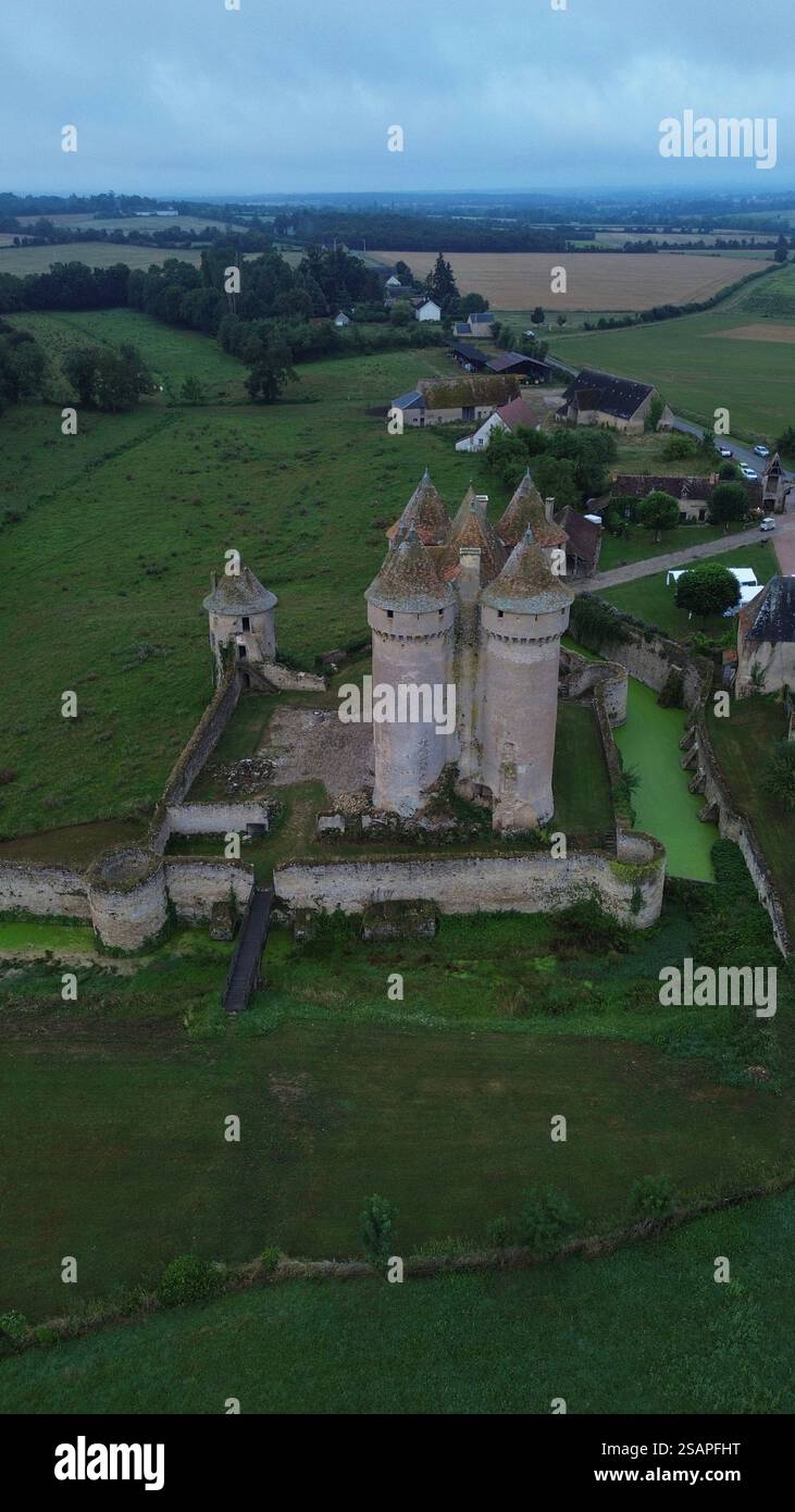 Sarzay castle hi-res stock photography and images - Alamy