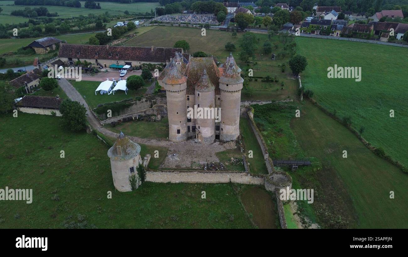 Sarzay castle hi-res stock photography and images - Alamy