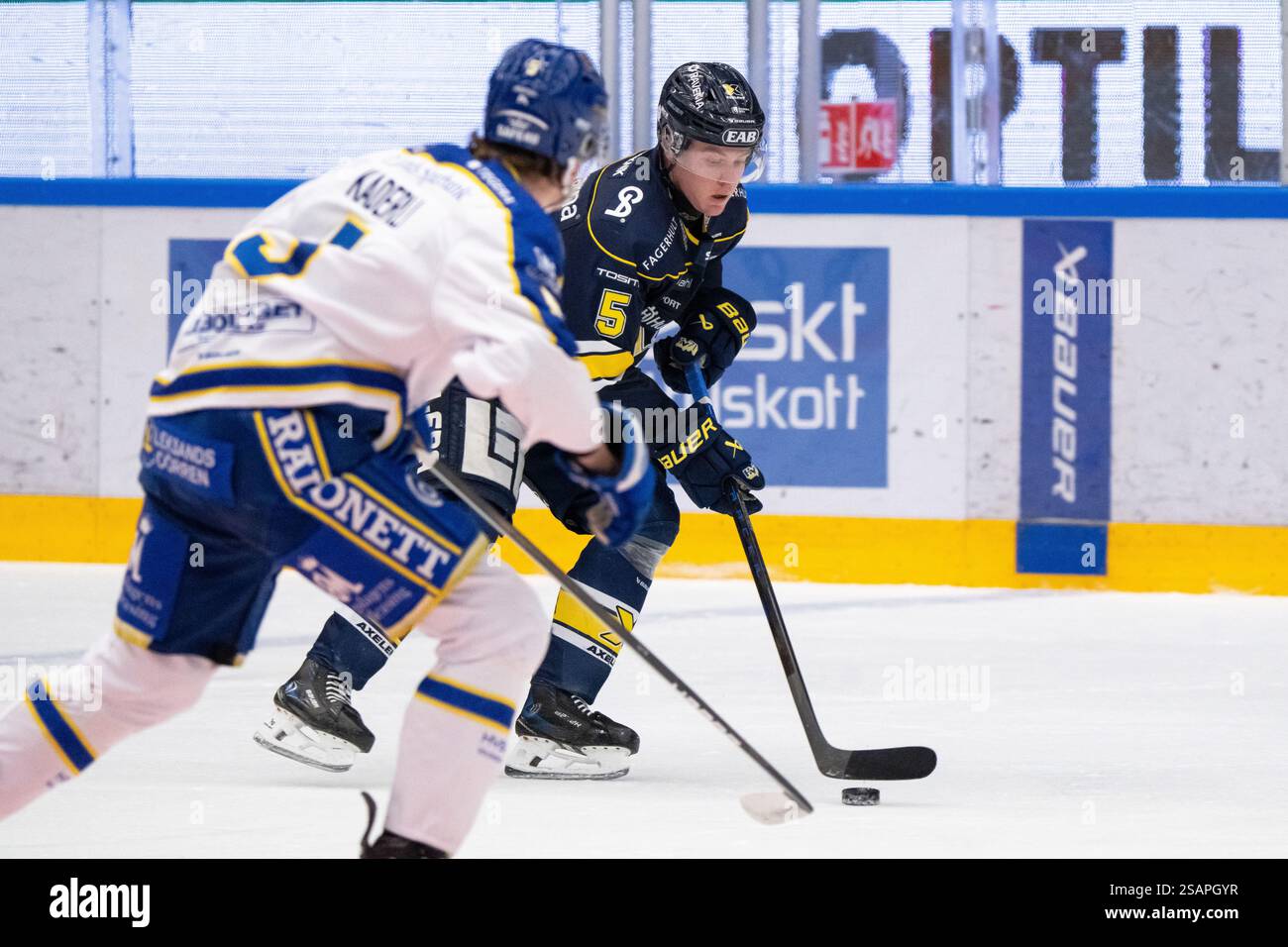 Leksand, Sverige. 30th Jan, 2025. 250130 HV71s Victor Sjöholm under ishockeymatchen i SHL mellan ...