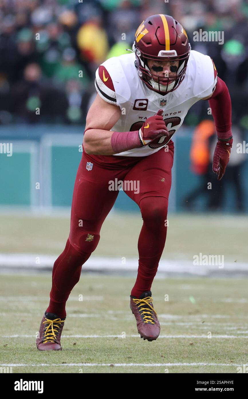 Washington Commanders tight end Zach Ertz (86) runs a route during the ...