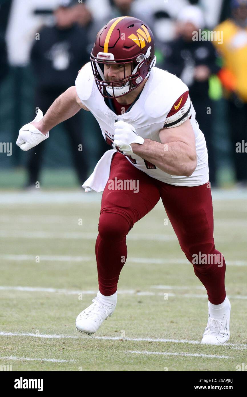 Washington Commanders linebacker Nick Bellore (57) rushes during the ...
