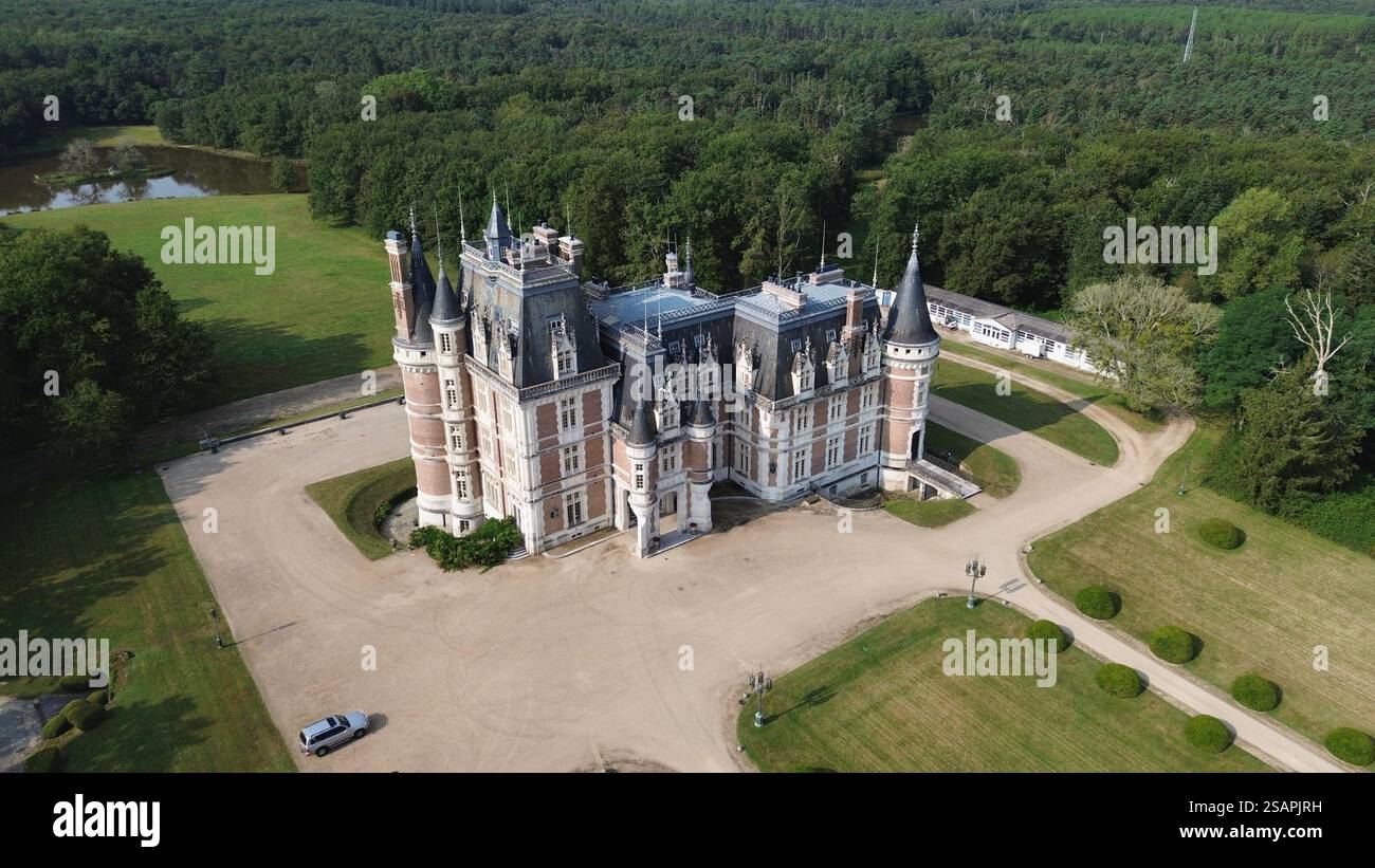 Vouzeron castle hi-res stock photography and images - Alamy