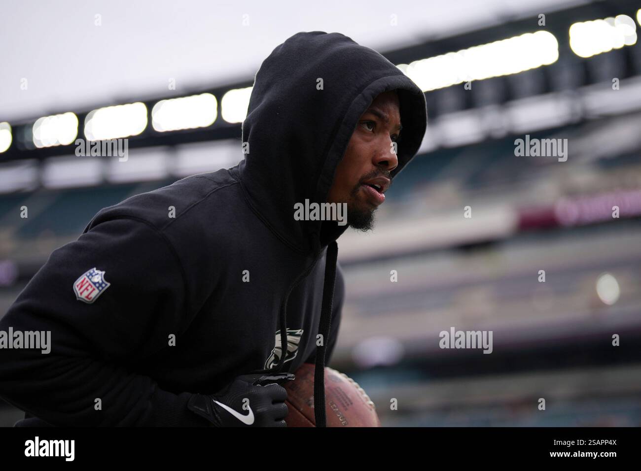 Philadelphia Eagles' Kenneth Gainwell warms up before the NFC ...