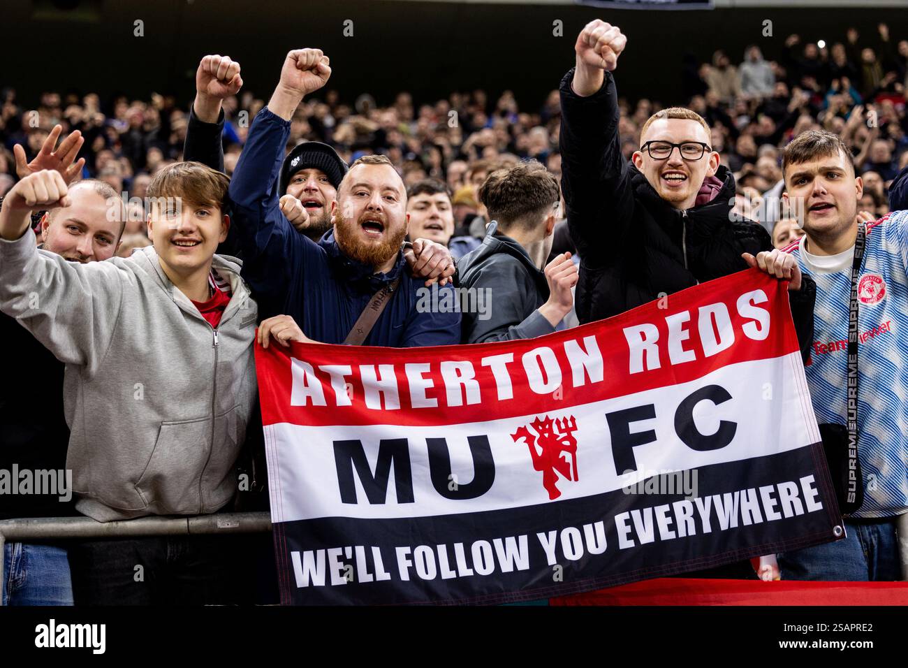 Bucharest, Roumanie. 30th Jan, 2025. Manchester United fans celebrating ...