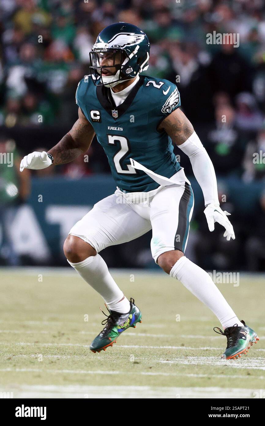 Philadelphia Eagles cornerback Darius Slay Jr. (2) drops back into ...