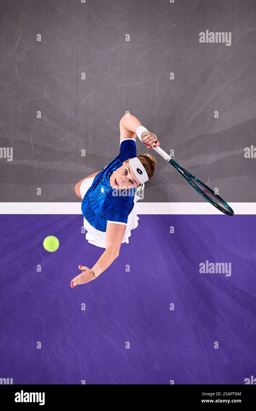 Linz, Upper Austria, Austria. 30th Jan, 2025. Anna Blinkova, serve to ...