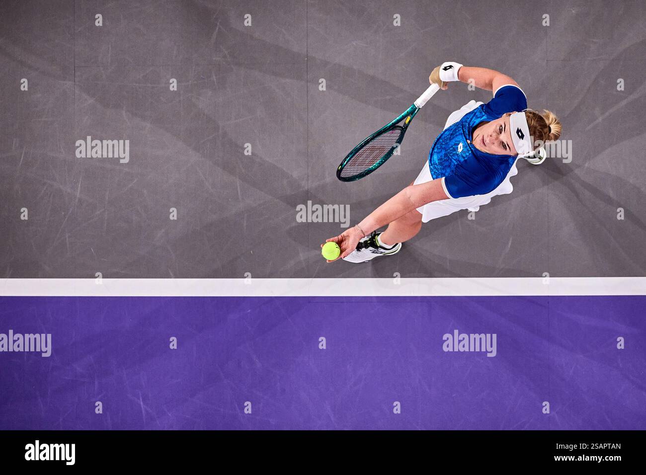 Linz, Upper Austria, Austria. 30th Jan, 2025. Anna Blinkova, serve to ...