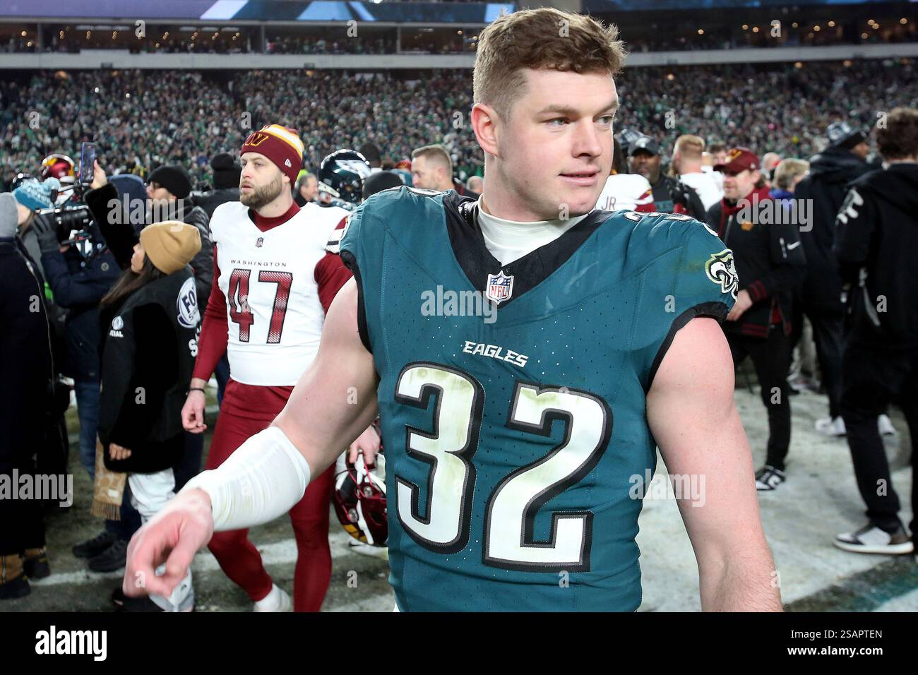 Philadelphia Eagles safety Reed Blankenship (32) celebrates after the ...