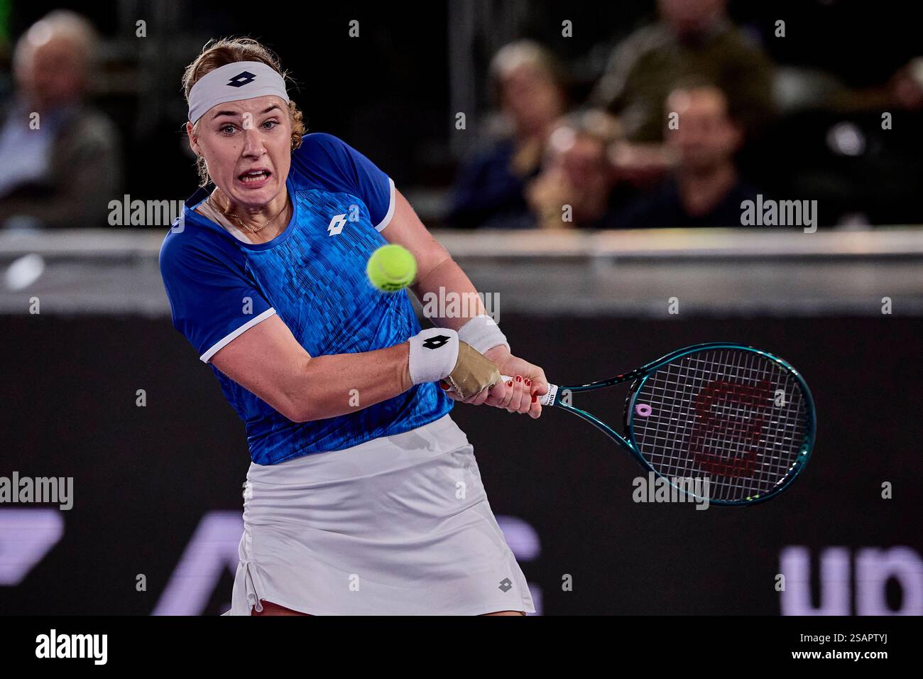 Linz, Upper Austria, Austria. 30th Jan, 2025. Anna Blinkova, returns ...