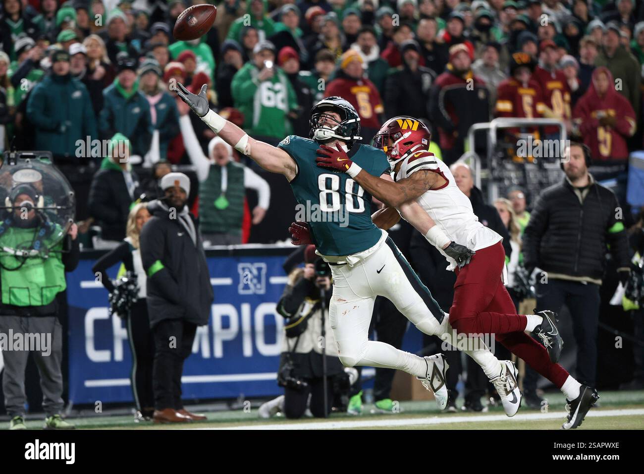 Philadelphia Eagles tight end Dallas Goedert (88) cannot haul in a ...