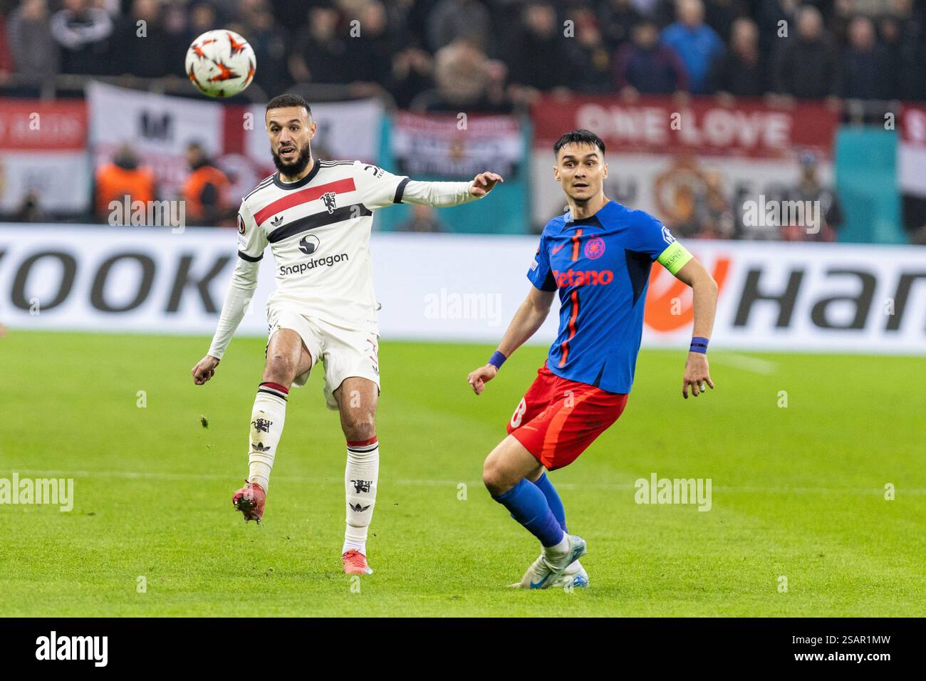 Bucharest, Roumanie. 30th Jan, 2025. Noussair Mazraoui of Manchester ...