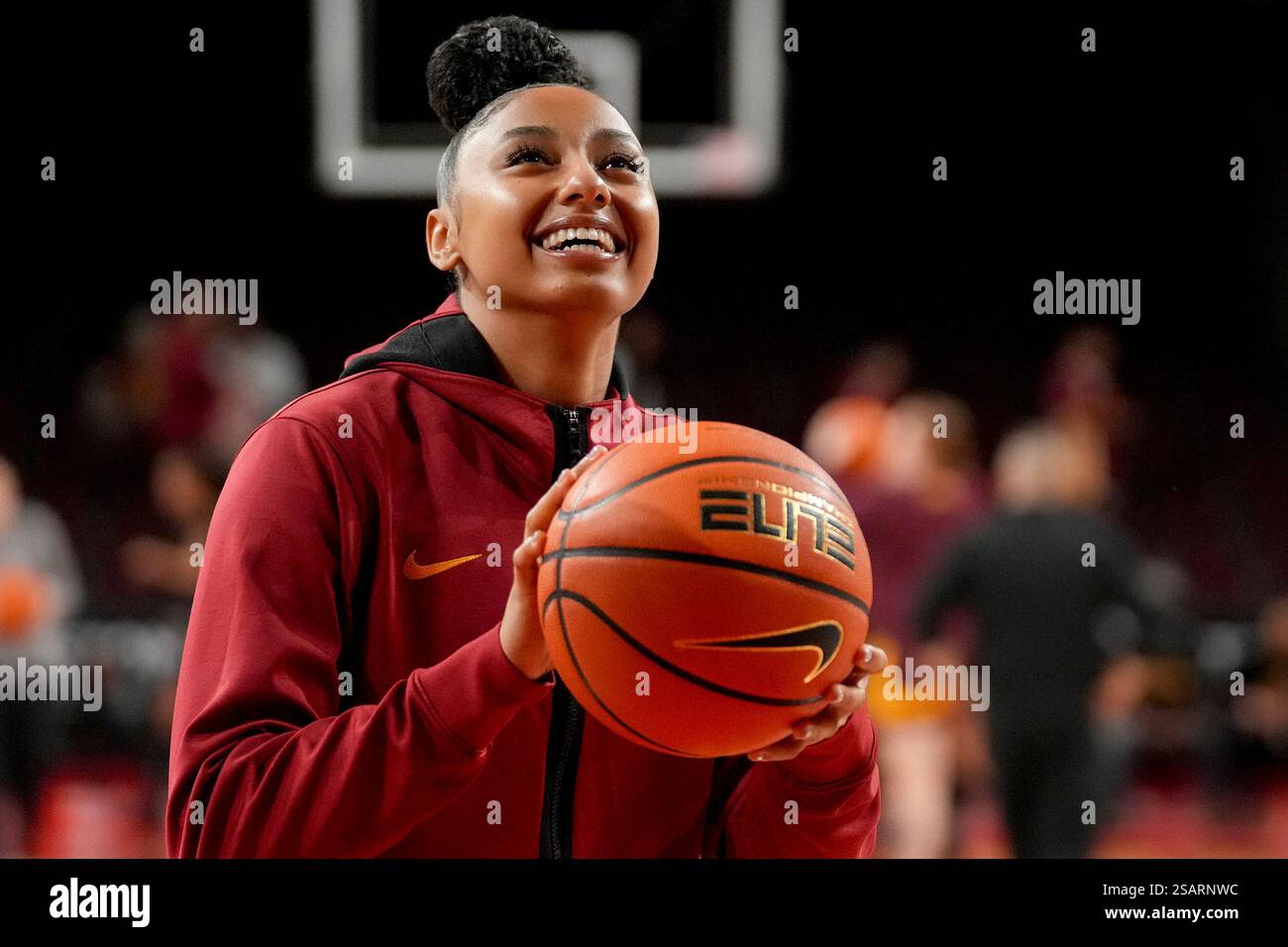 Southern California guard JuJu Watkins warms up before an NCAA college ...