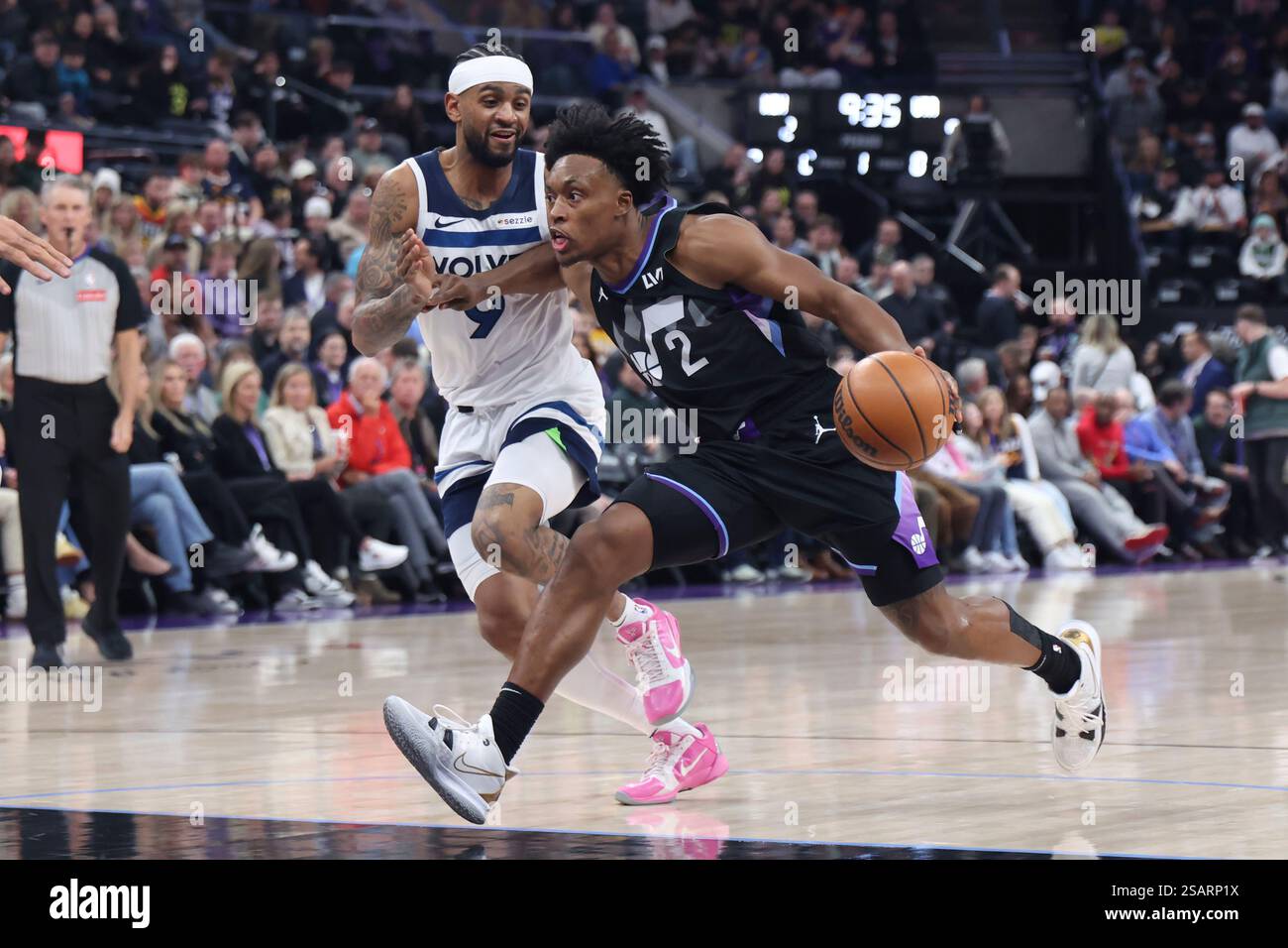Utah Jazz guard Collin Sexton (2) drives to the basket against ...