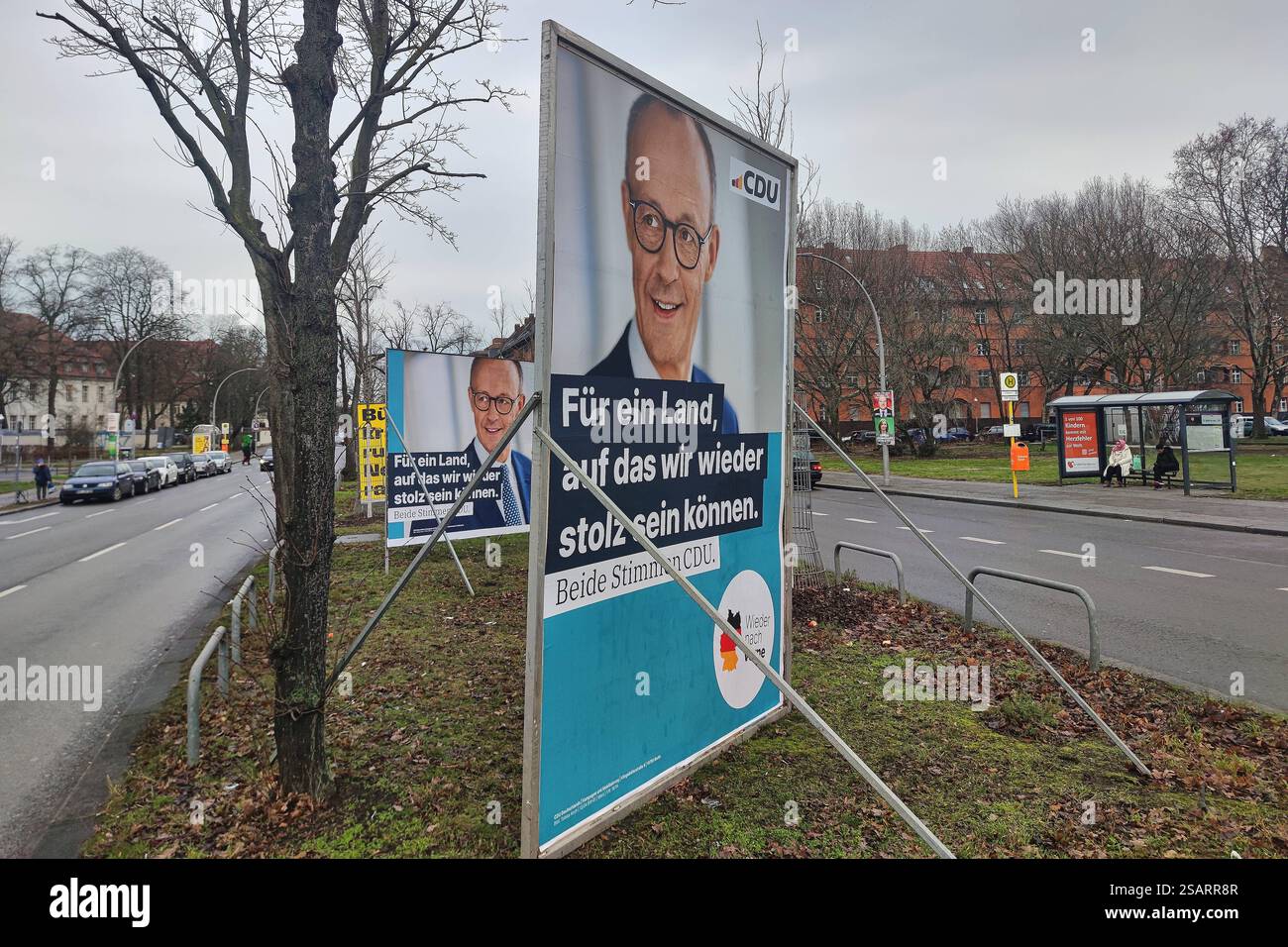 Berlin, Deutschland, 28.01.2025: CDU-Wahlplakate zur Bundestagswahl mit ...