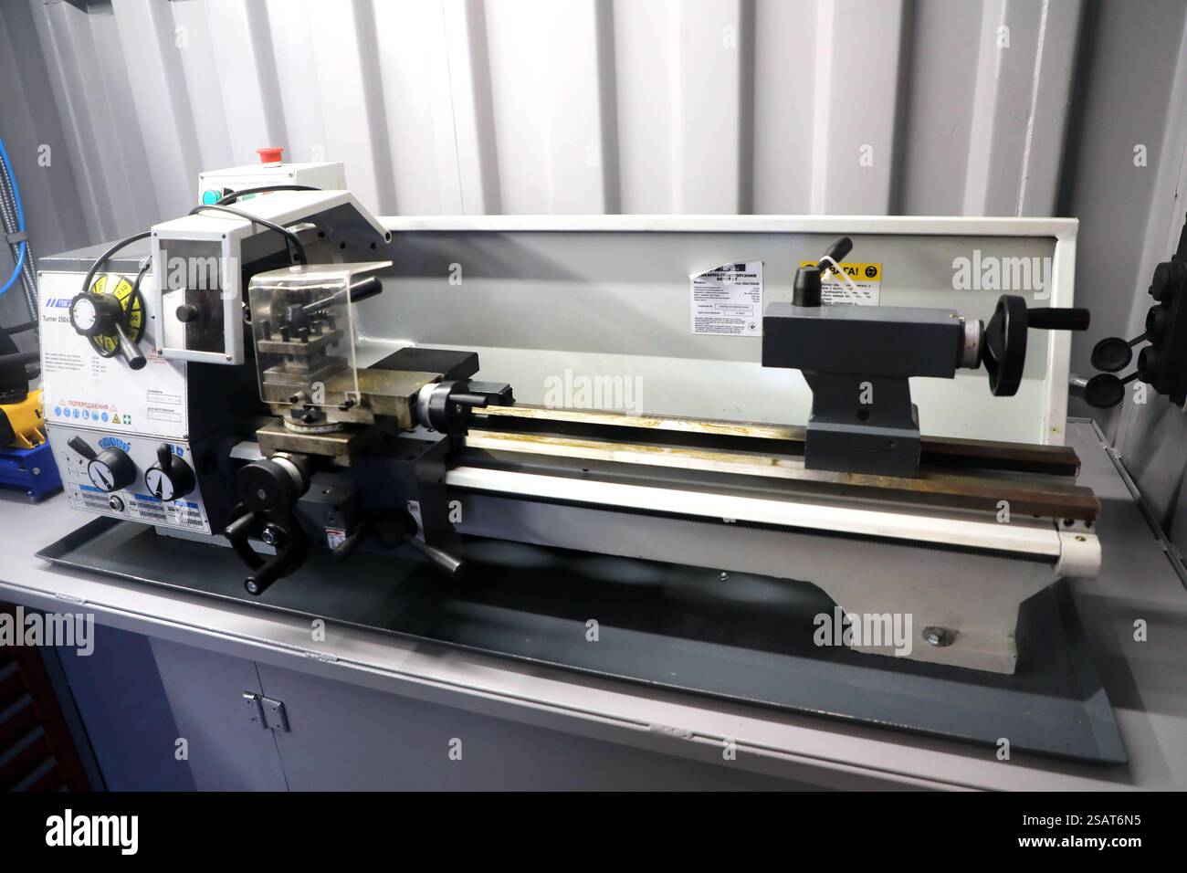 Non Exclusive: KYIV, UKRAINE - JANUARY 29, 2025 - Screw-cutting lathe ...