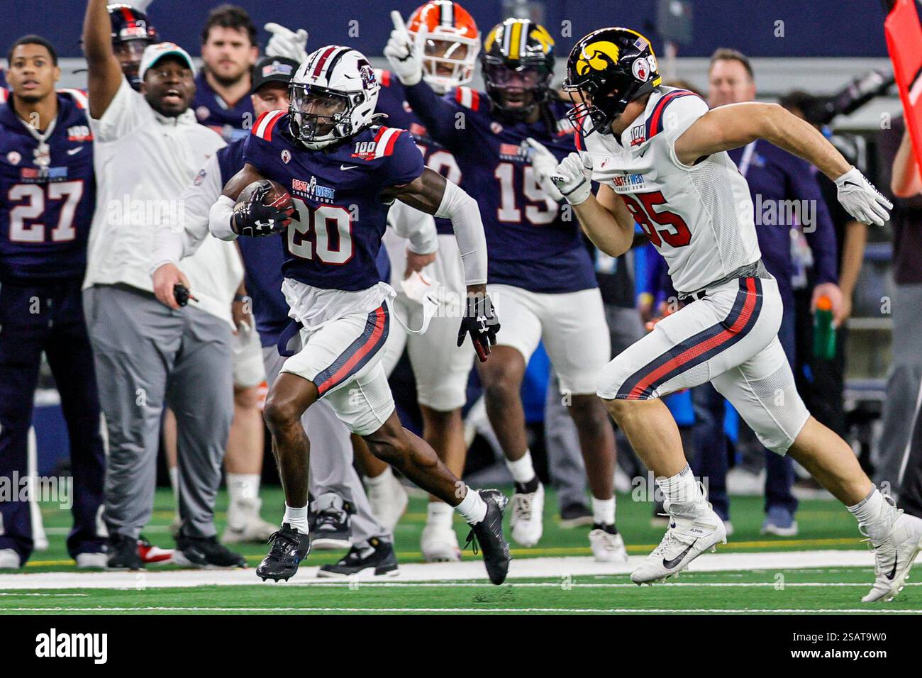 ARLINGTON, TX - JANUARY 30: East's O'Donnell Fortune (20) of South ...