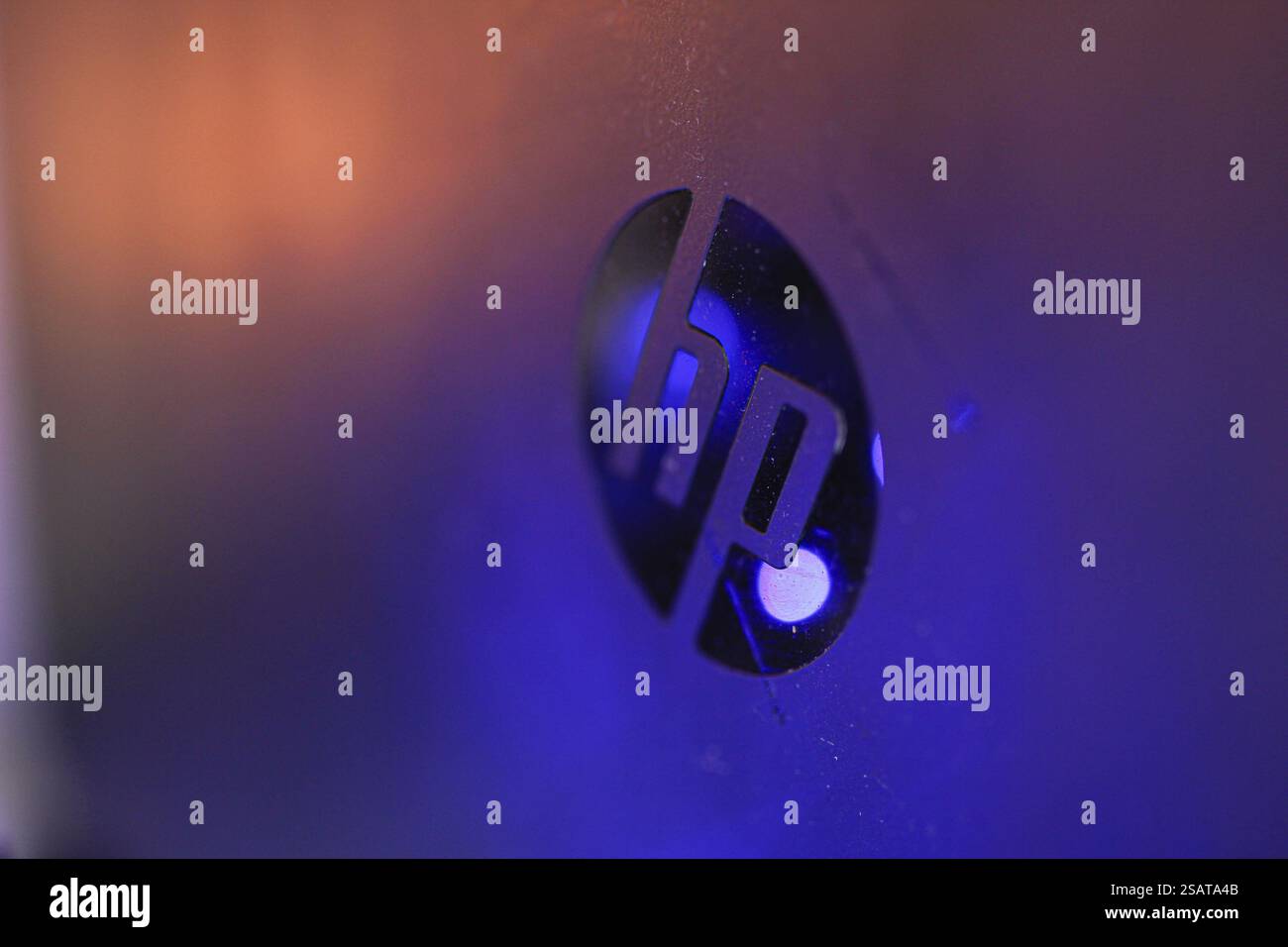 Purple graphics hi-res stock photography and images - Alamy