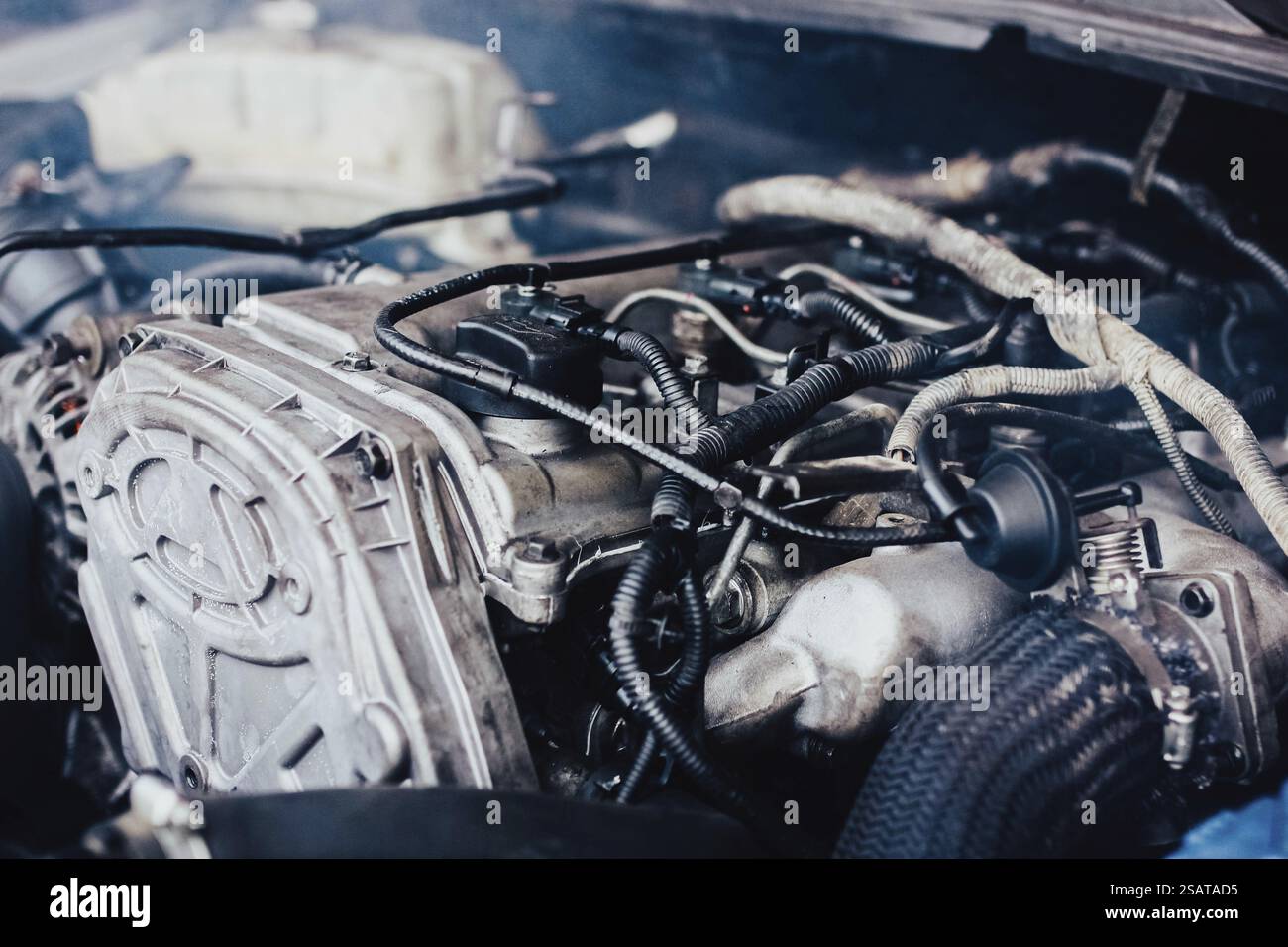 Interconnected components hi-res stock photography and images - Alamy