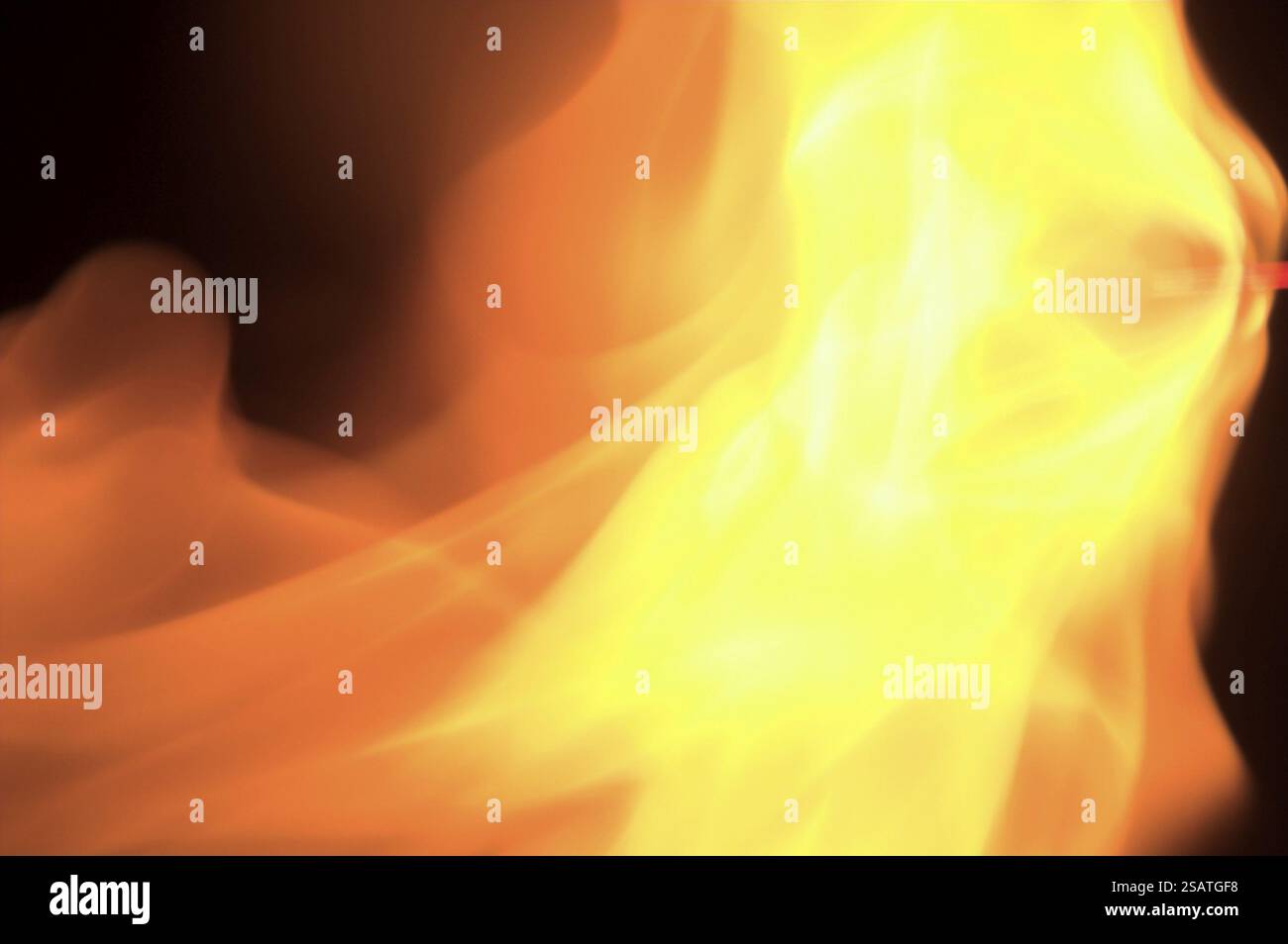 Close up roaring fire hi-res stock photography and images - Alamy