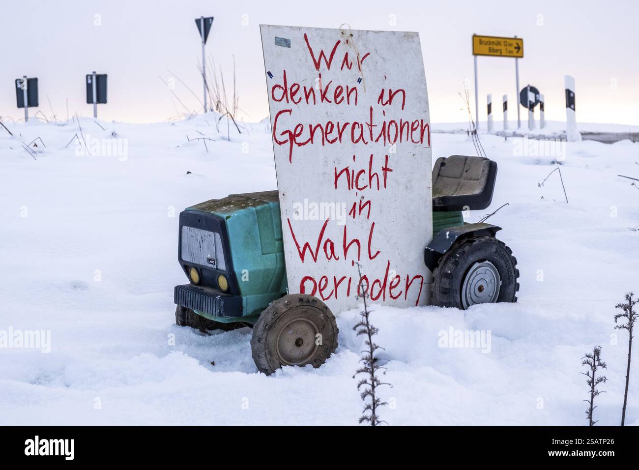Farmers protest against the German government's cuts to agricultural ...