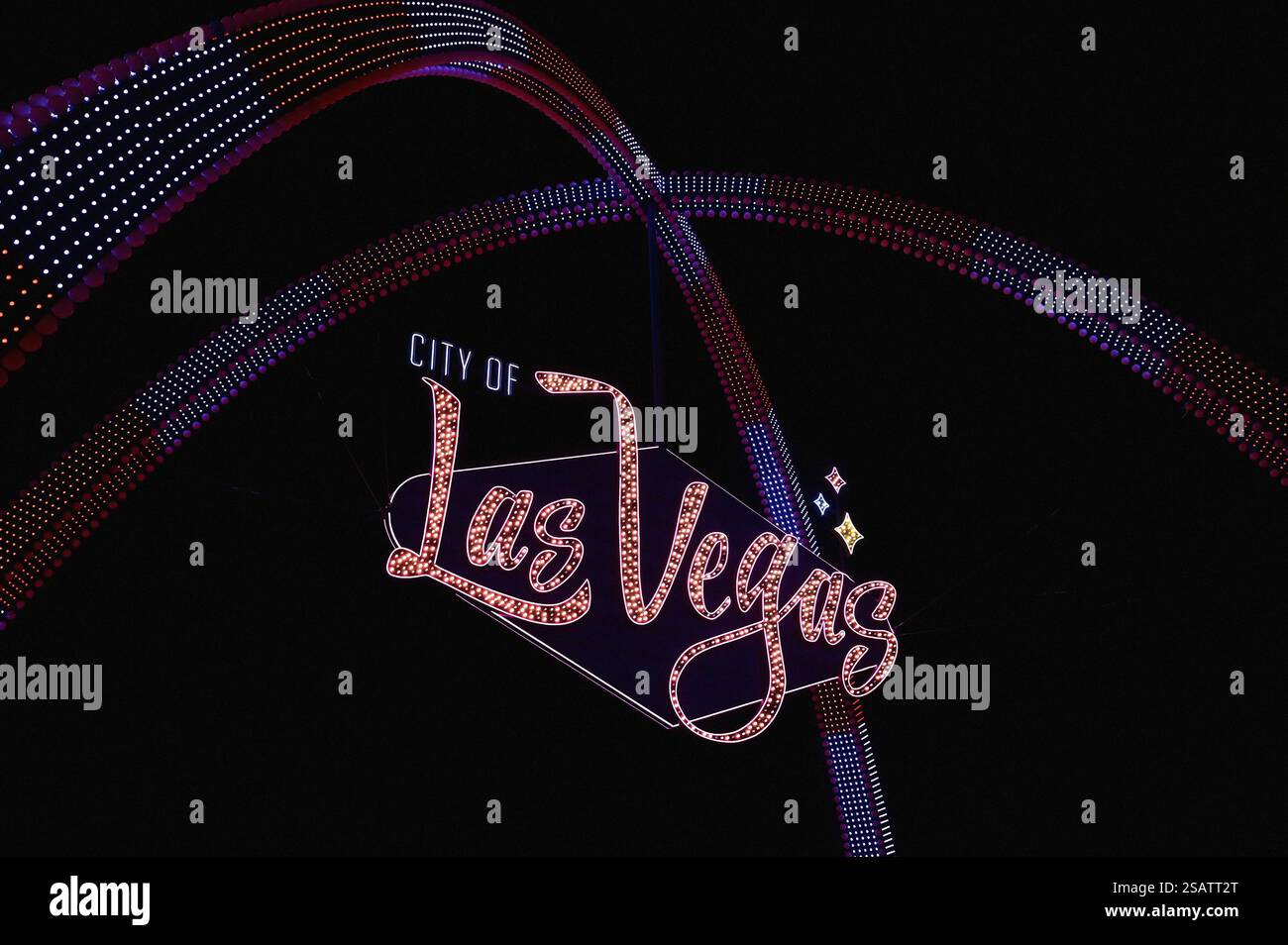 The neon sign and arch of the city of Las Vegas on Las Vegas Boulevard ...