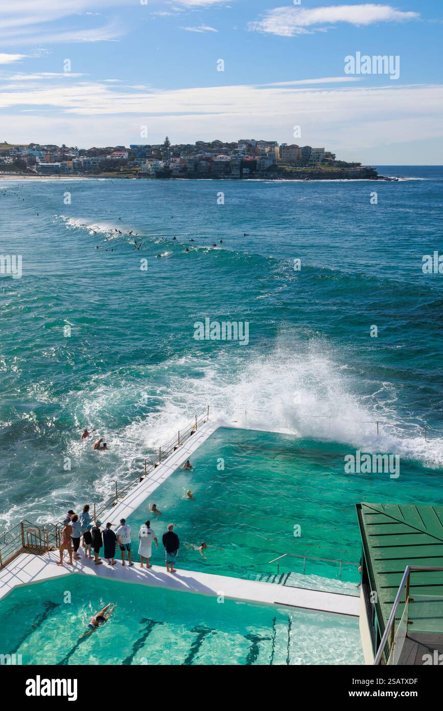 The "Bondi Icebergs" winter swimming club pool at Bondi Beach, Sydney ...