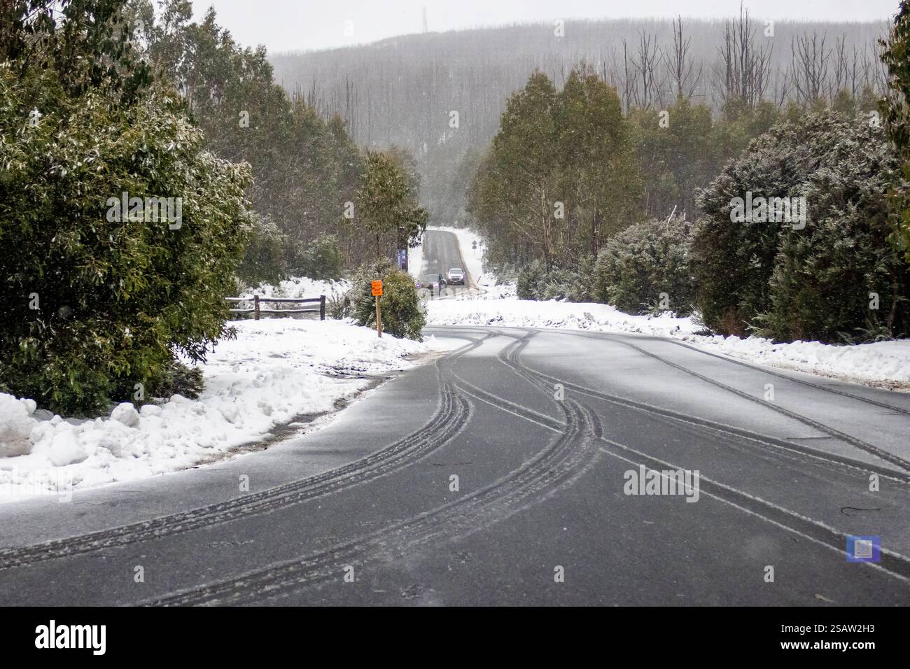 Snow on Lake Mountain Victoria Australia creating a very scenic and ...