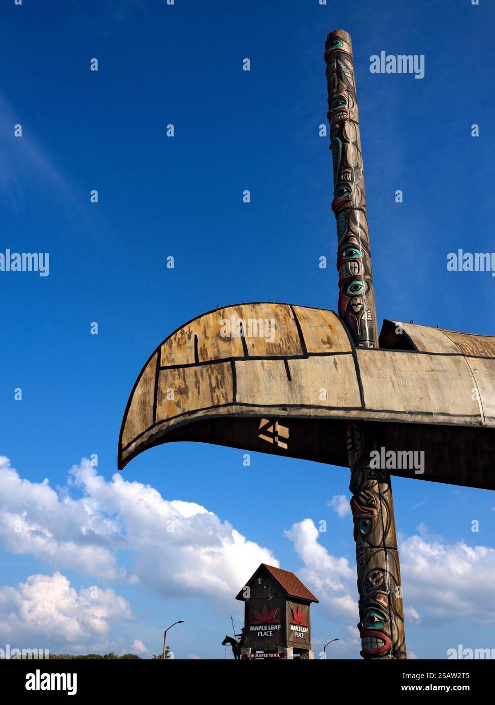 Niagara Falls, Canada / The Maple Leaf Place tourist attraction, with ...