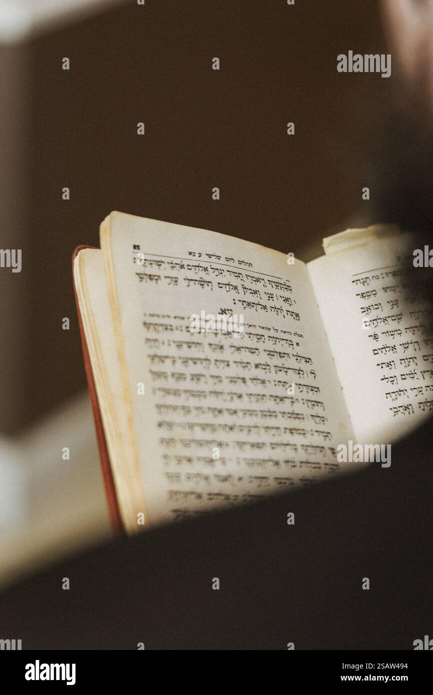 Ancient hebrew text hi-res stock photography and images - Alamy