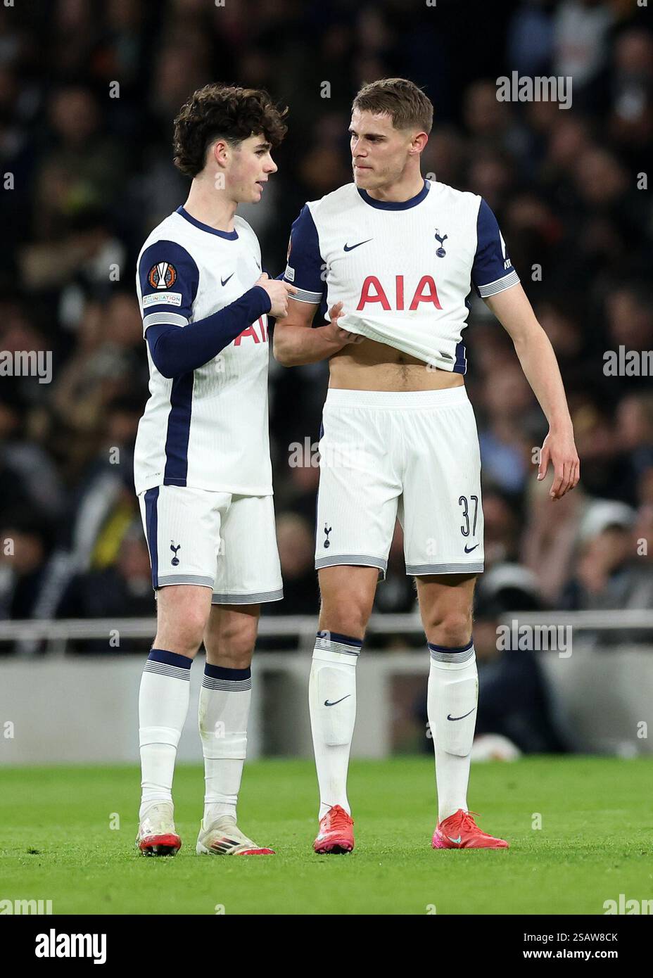 London, UK. 30th Jan, 2025. Archie Gray of Tottenham Hotspur with Micky ...